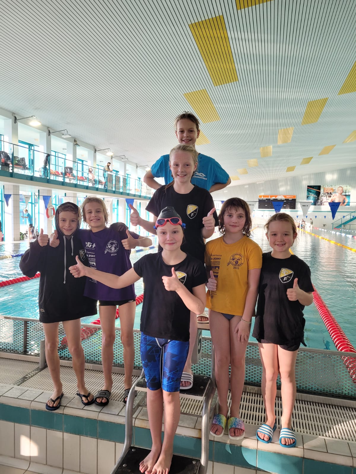 Schwimmfest unterm Tannenbaum | Sportclub Freital